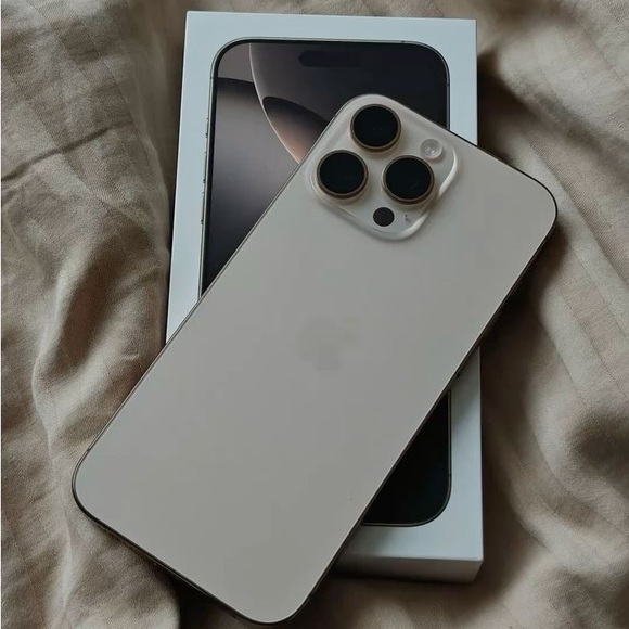 Apple | Cell Phones & Accessories | Apple Silver Iphone Case Slim ...